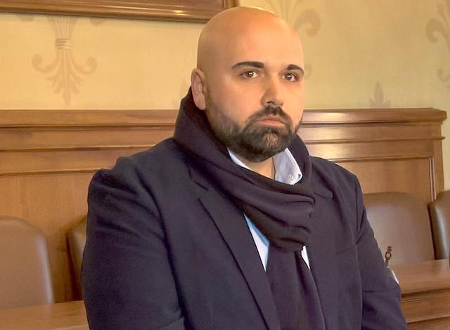 Si dimette l'assessore Moscoloni, il sindaco riprende su di sé le ... Si dimette l'assessore Moscoloni, il sindaco riprende su di sé le ...